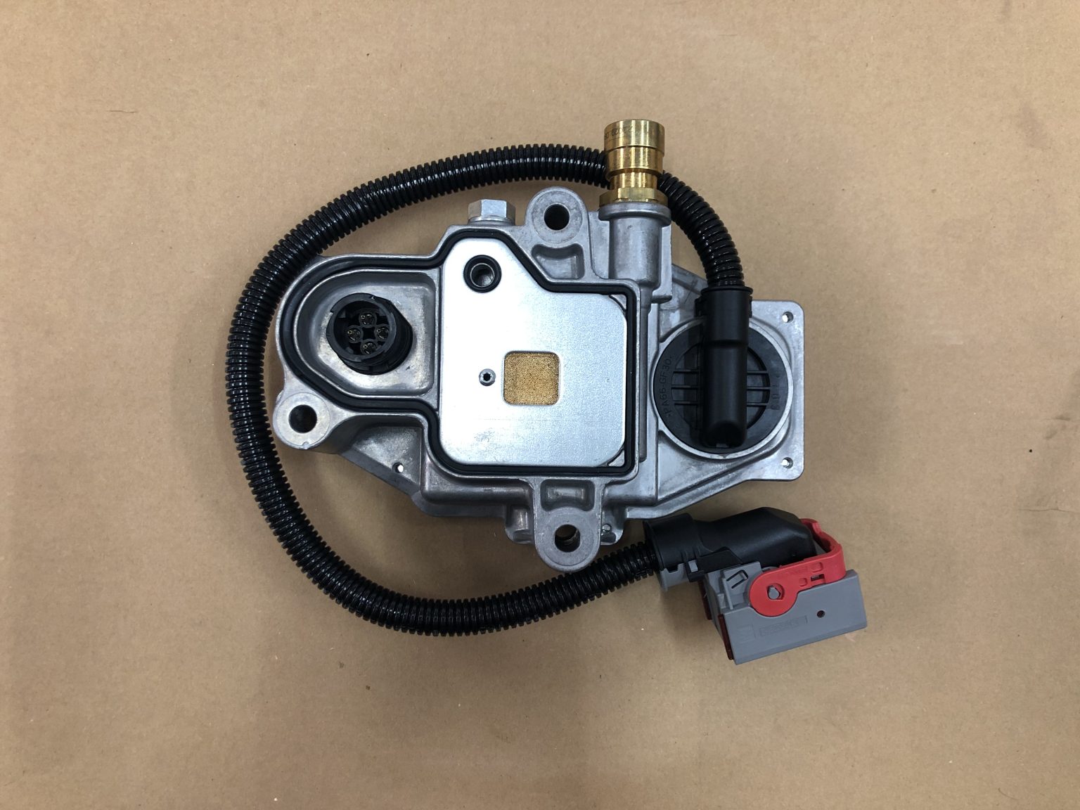 7422327072/22327072 AT2412E CLUTCH SERVO VALVE GENUINE (SQUARE SOCKET ...