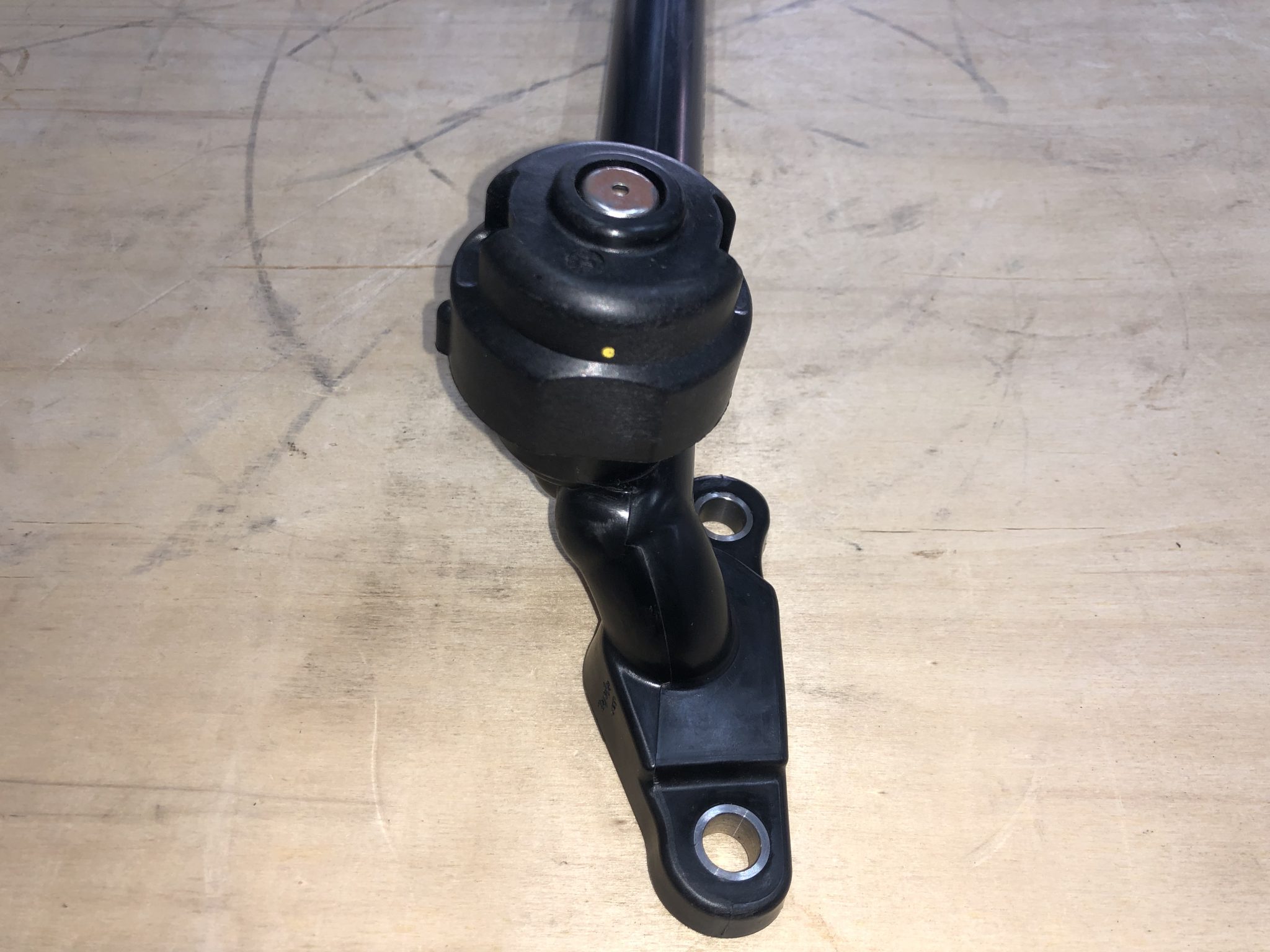 23804500/21448916 VOLVO FM11 FM4 OIL PUMP PIPE VALVE HOUSING GENUINE ...